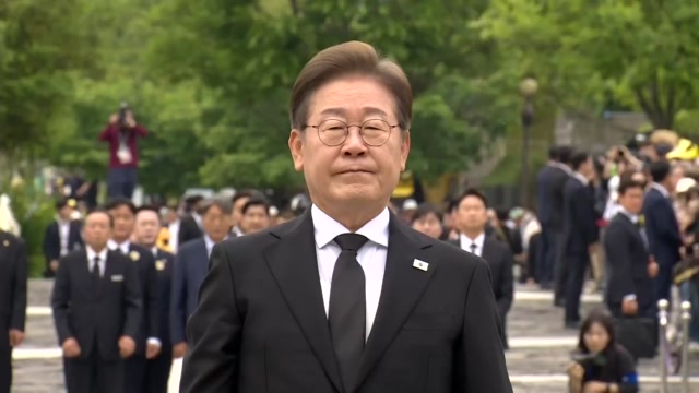 MBN-i : 눈물 훔친 이재명…″이준석 내란세력과 단일화″ [AI뉴스피드] - MBN